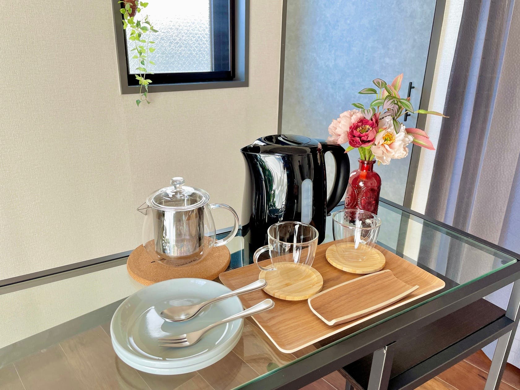 電気ケトル・ティーポット・ティーカップの画像1