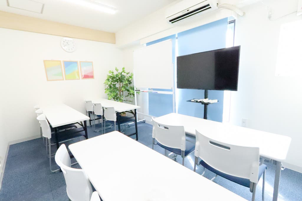 【上野駅浅草口徒歩38秒！10名】レイアウト自由・大型モニター・ホワイトボード・WiFi無料！ふれあい貸し会議室 上野No58の写真6