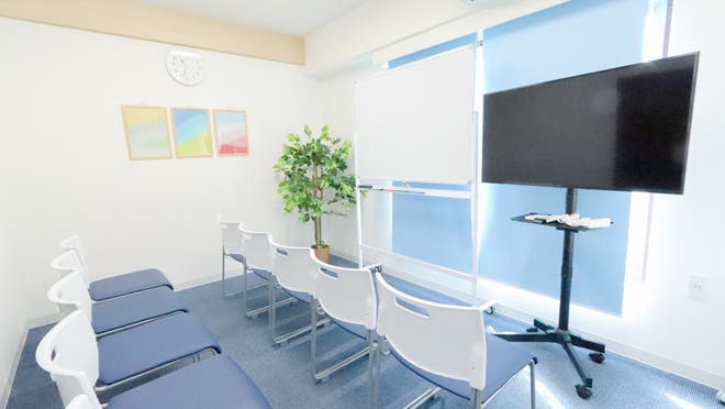 【上野駅浅草口徒歩38秒!10名】レイアウト自由・大型モニター・ホワイトボード・WiFi無料!ふれあい貸し会議室 上野No58の写真8