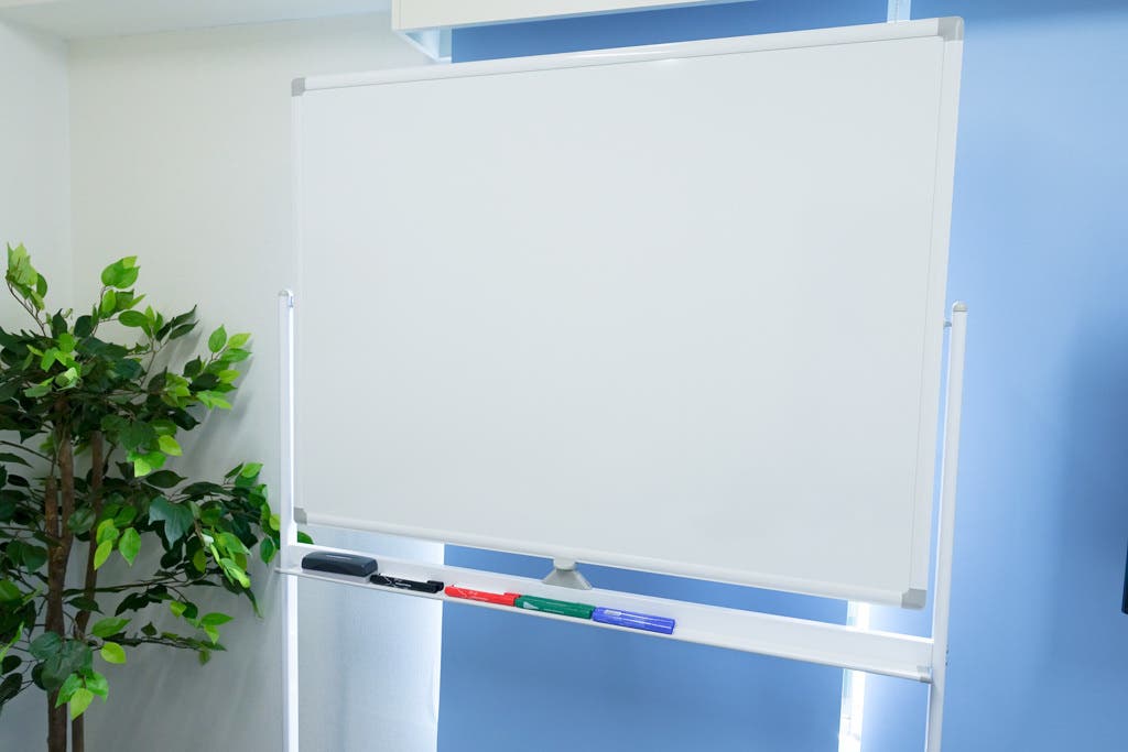 【上野駅浅草口徒歩38秒！10名】レイアウト自由・大型モニター・ホワイトボード・WiFi無料！ふれあい貸し会議室 上野No58の写真14