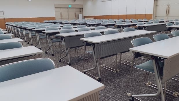 《名古屋会議室 栄ガスビル店 栄ガスホール(基本形)》地下鉄・名鉄「栄駅」より徒歩5分!栄大津通の中心に位置するガスビル内会議室の写真2