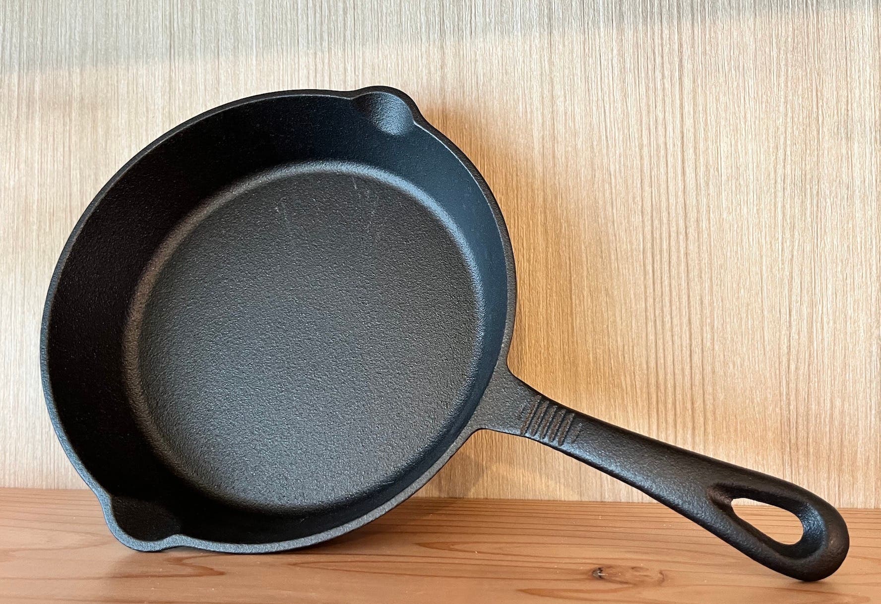 スキレット（約18センチ）＆カセットコンロ※IWATANIカセットボンベはご自身でご準備くださいの画像1