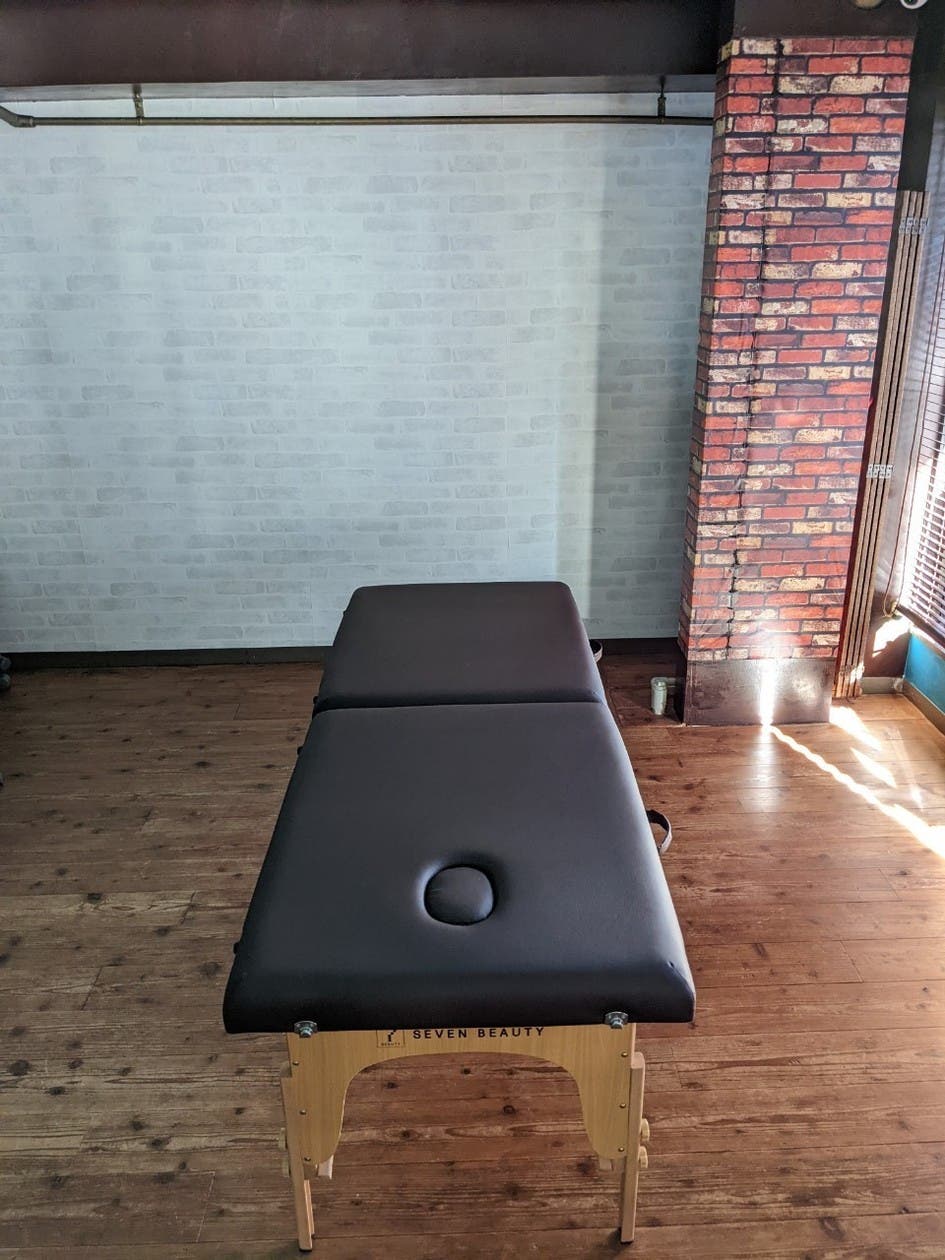 心斎橋駅から徒歩８分。週末長時間50%オフ！！【wifi、鏡、モニター、ホワイトボード、整体ベッド2台、ヨガマット】の写真18