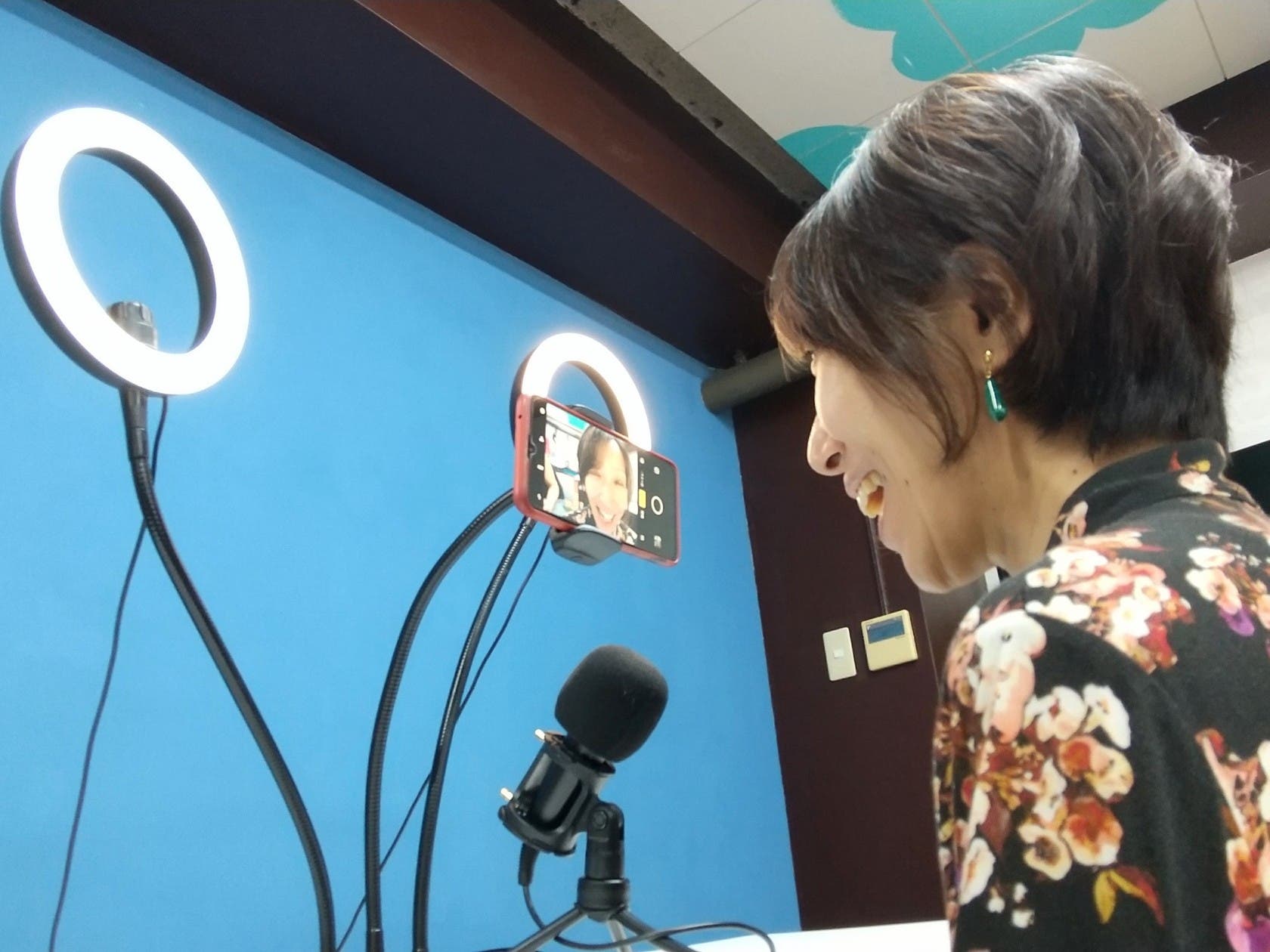 心斎橋駅から徒歩８分。週末長時間50%オフ！！【wifi、鏡、モニター、ホワイトボード、整体ベッド2台、ヨガマット】の写真11