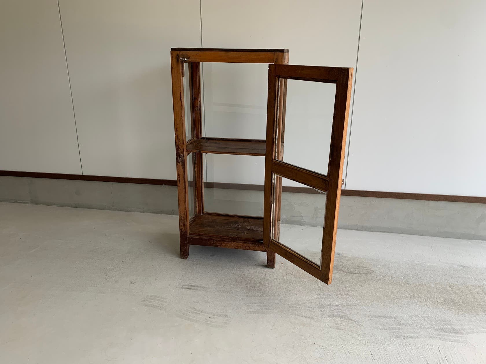 扉付4面ガラスケースの画像1