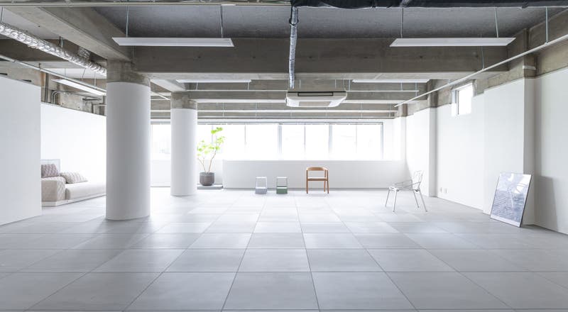 co-space AKASAKA[六本木一丁目/赤坂]白壁のシンプルな空間。撮影・収録/POP利用などに！