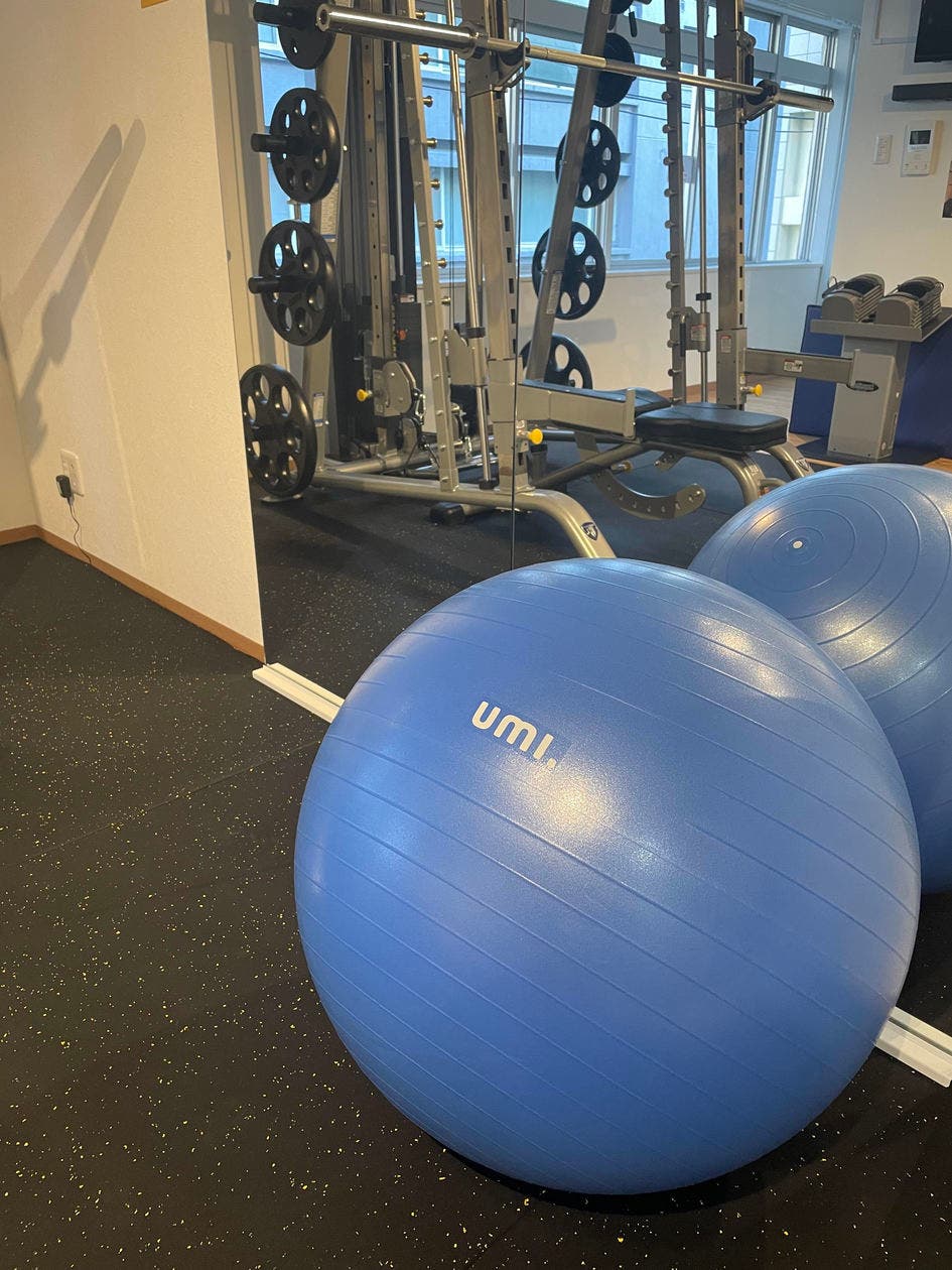 【西梅田駅/北新地駅から徒歩約1分！】ネット対応テレビ完備！パーソナル指導、自主トレ、合同トレにご利用可能です！の写真8