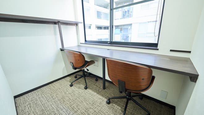 217号室 3人利用可 ワリカンでお得 一日利用は3,980円! 資格勉強 家庭教師 英会話レッスンの写真1