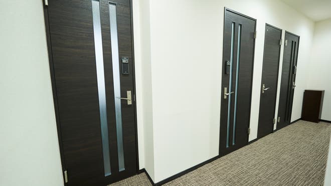 217号室 3人利用可 ワリカンでお得 一日利用は3,980円! 資格勉強 家庭教師 英会話レッスンの写真4