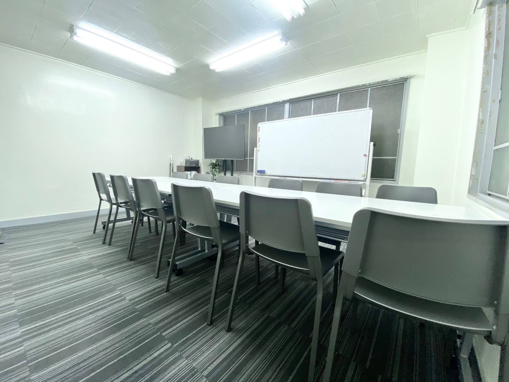 [三宮A]リニューアルオープン🎉JR三ノ宮駅徒歩１分！コロナ禍のワーク先に！定期利用・法人様大歓迎♬商談/教室/セミナーの写真1