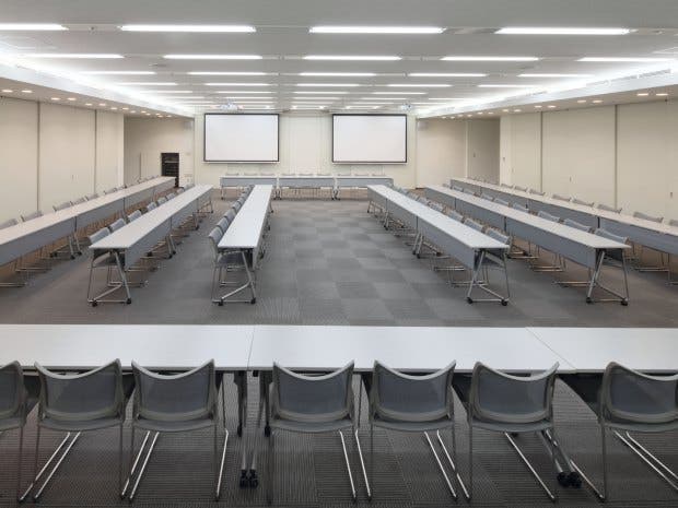 《名古屋会議室　今池ガスビル店　プラチナルーム（応用形）》地下鉄「今池駅」直結！ご希望のレイアウトでセッティング！の写真1