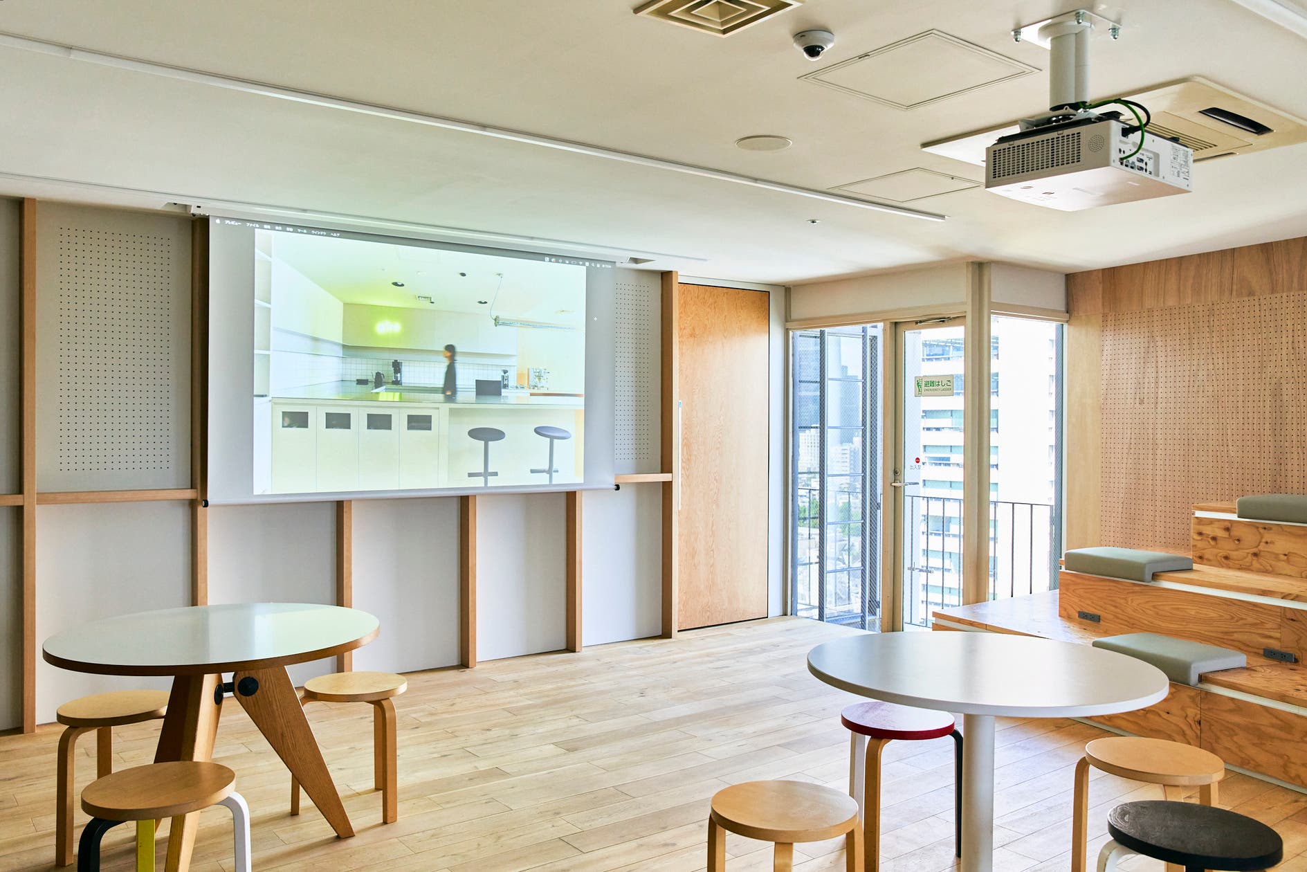 dスタ　外苑前駅前/大人数/解放的スペース/見晴らし良好/ベンチャー/セミナー/撮影/ひな壇/POPUP　｜渋谷・青山の写真11