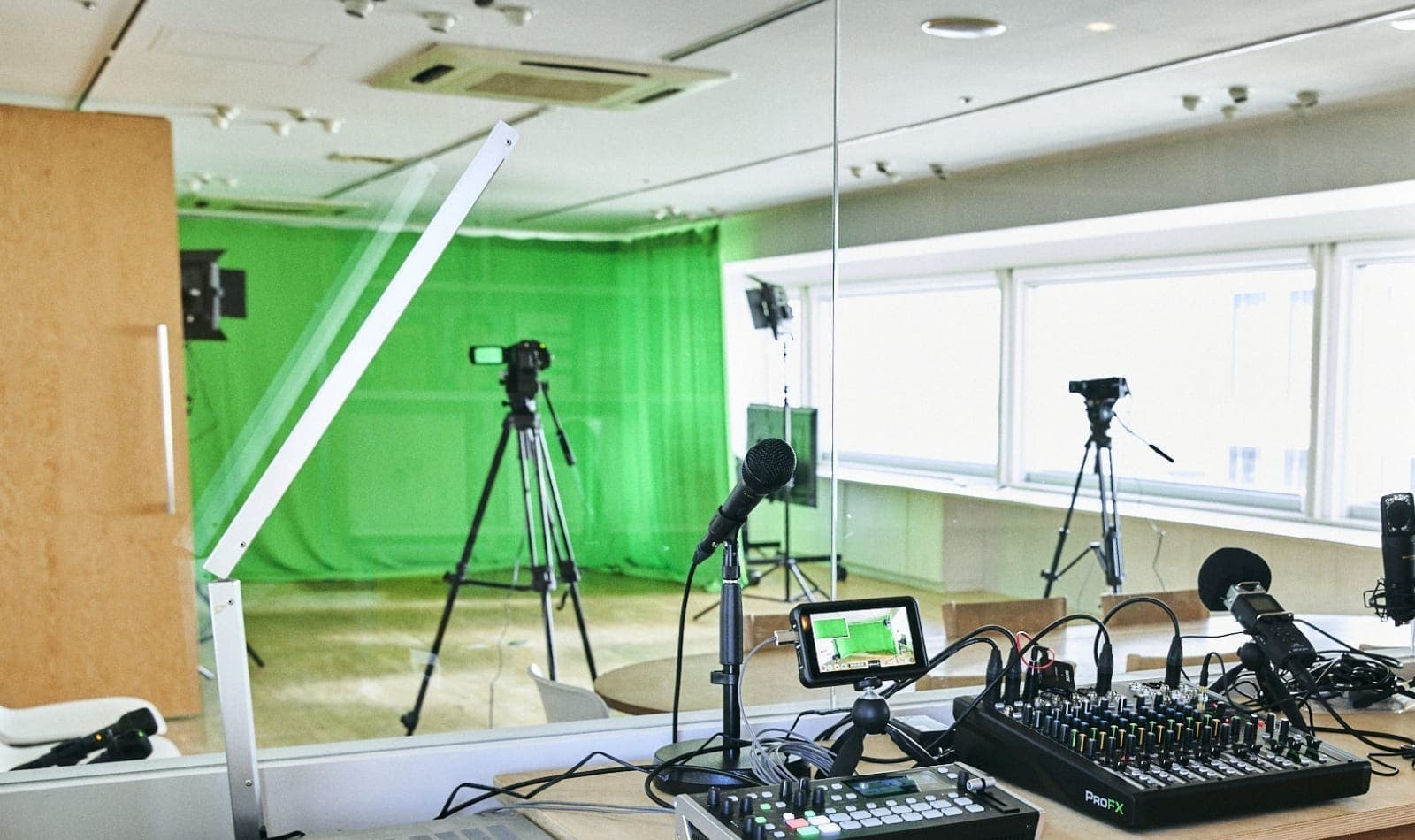 dスタ　外苑前駅前/大人数/解放的スペース/見晴らし良好/ベンチャー/セミナー/撮影/ひな壇/POPUP　｜渋谷・青山の写真19