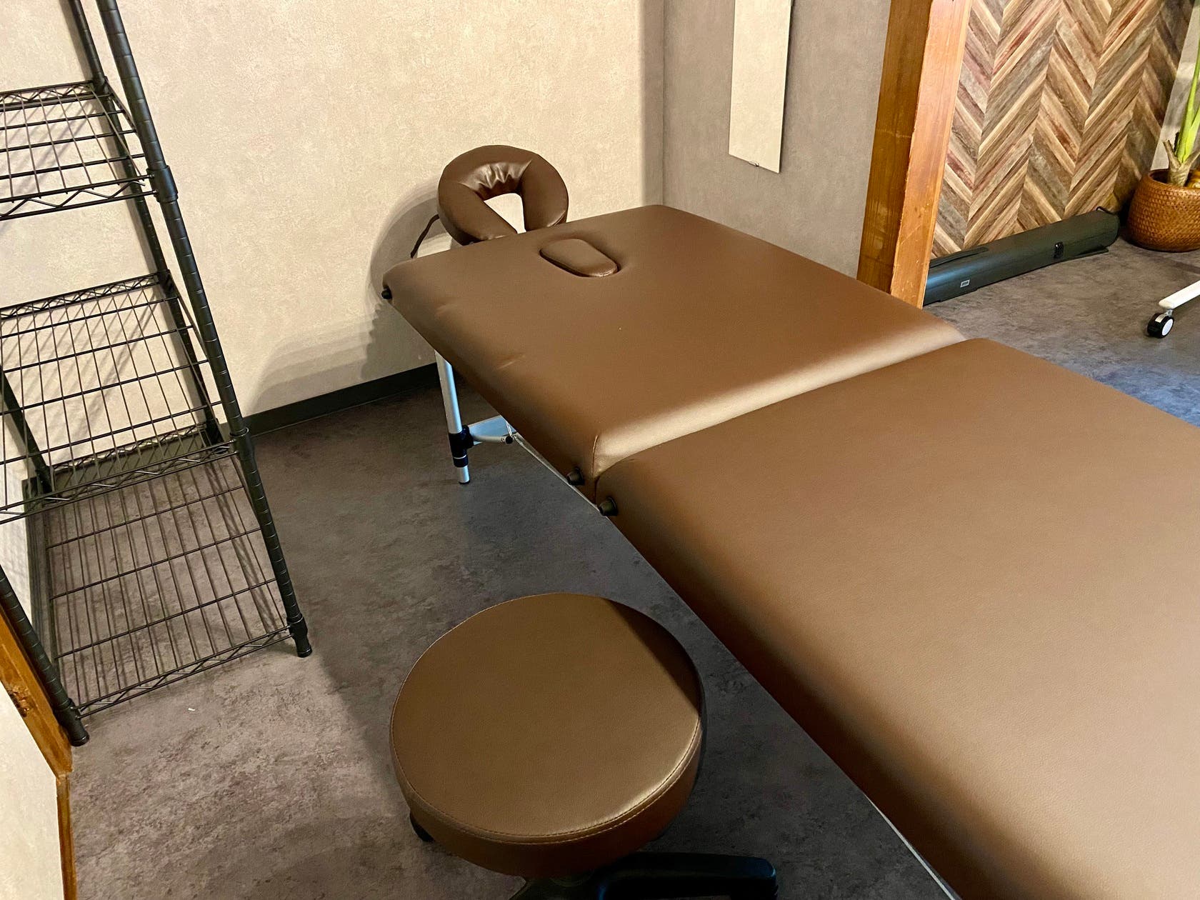 ★NEW★【北千住2分】落ち着いた空間。窓開け可。高速WiFi・各種設備無料！会議、レッスン・整体等（RoomA・最大10名）の写真8