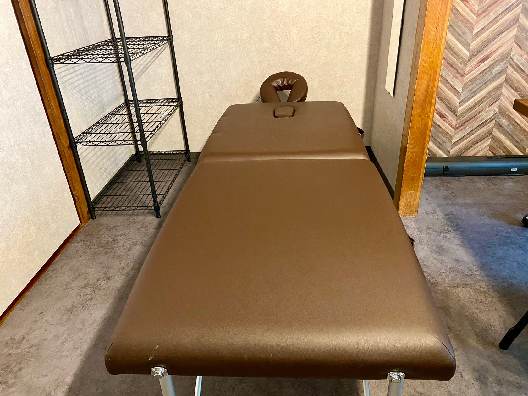 ★NEW★【北千住2分】落ち着いた空間。窓開け可。高速WiFi・各種設備無料！会議、レッスン・整体等（RoomA・最大10名）の写真9