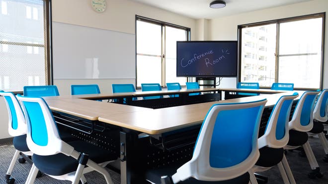 巨大モニター&ホワイトボード無料💫カフェメニュー配達OK!貸し会議室③の写真1