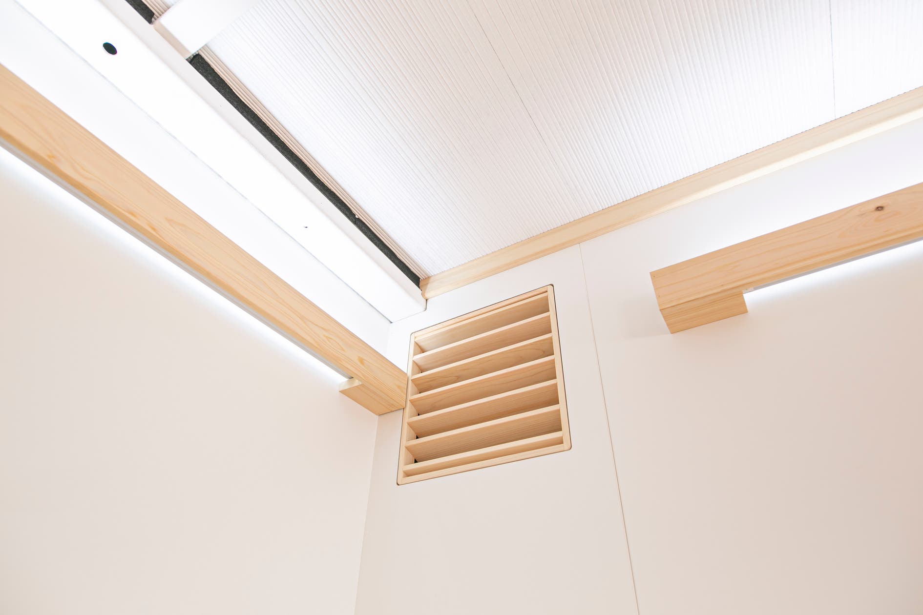 【きみたつラボ】駐車場ありの屋内遊戯場！国産ヒノキたっぷりのスペースで木製知育玩具も使い放題。授乳室・トイレ・洗面完備。の写真9