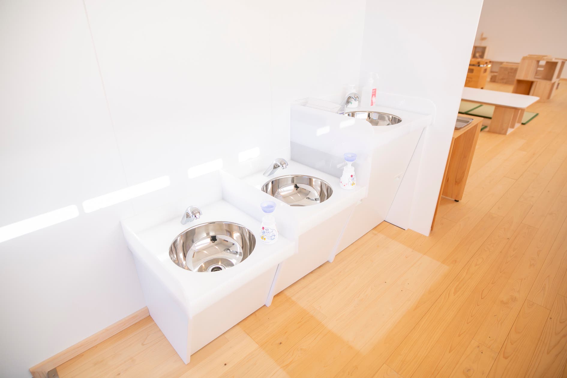 【きみたつラボ】駐車場ありの屋内遊戯場！国産ヒノキたっぷりのスペースで木製知育玩具も使い放題。授乳室・トイレ・洗面完備。の写真13