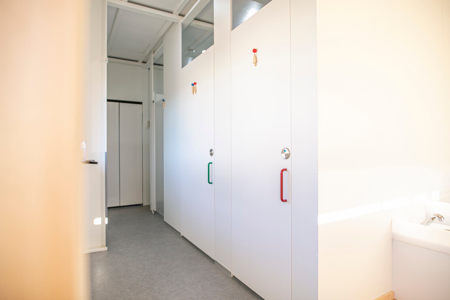 【きみたつラボ】駐車場ありの屋内遊戯場！国産ヒノキたっぷりのスペースで木製知育玩具も使い放題。授乳室・トイレ・洗面完備。の写真15