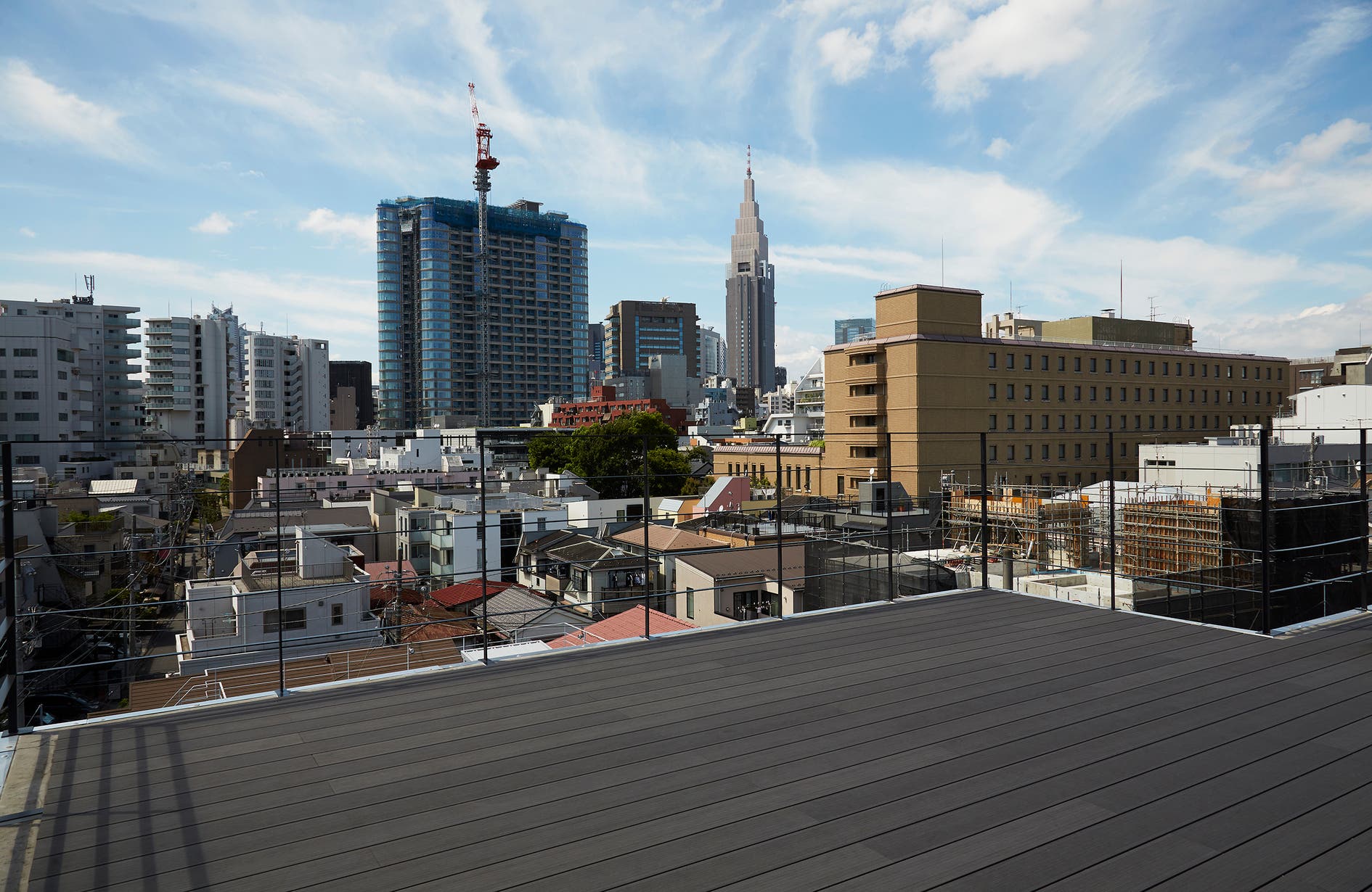 ☆キャンペーン中！！☆北参道徒歩3分。モダンなキッチンとテラス、抜け感ある屋上が魅力のハウススタジオの写真10