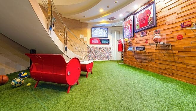 久屋大通駅徒歩1分!壁面にTVモニター15台を設置したプレミアムモダンな空間!セミナー・イベント・二次会・撮影会などに!の写真2