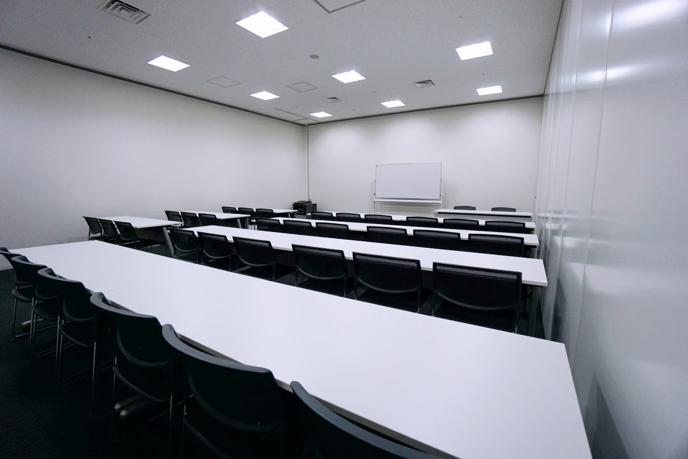 《東京会議室　中野セントラルパークカンファレンス　ルーム2A》ホワイトボード常設で会議や説明会に便利の写真6