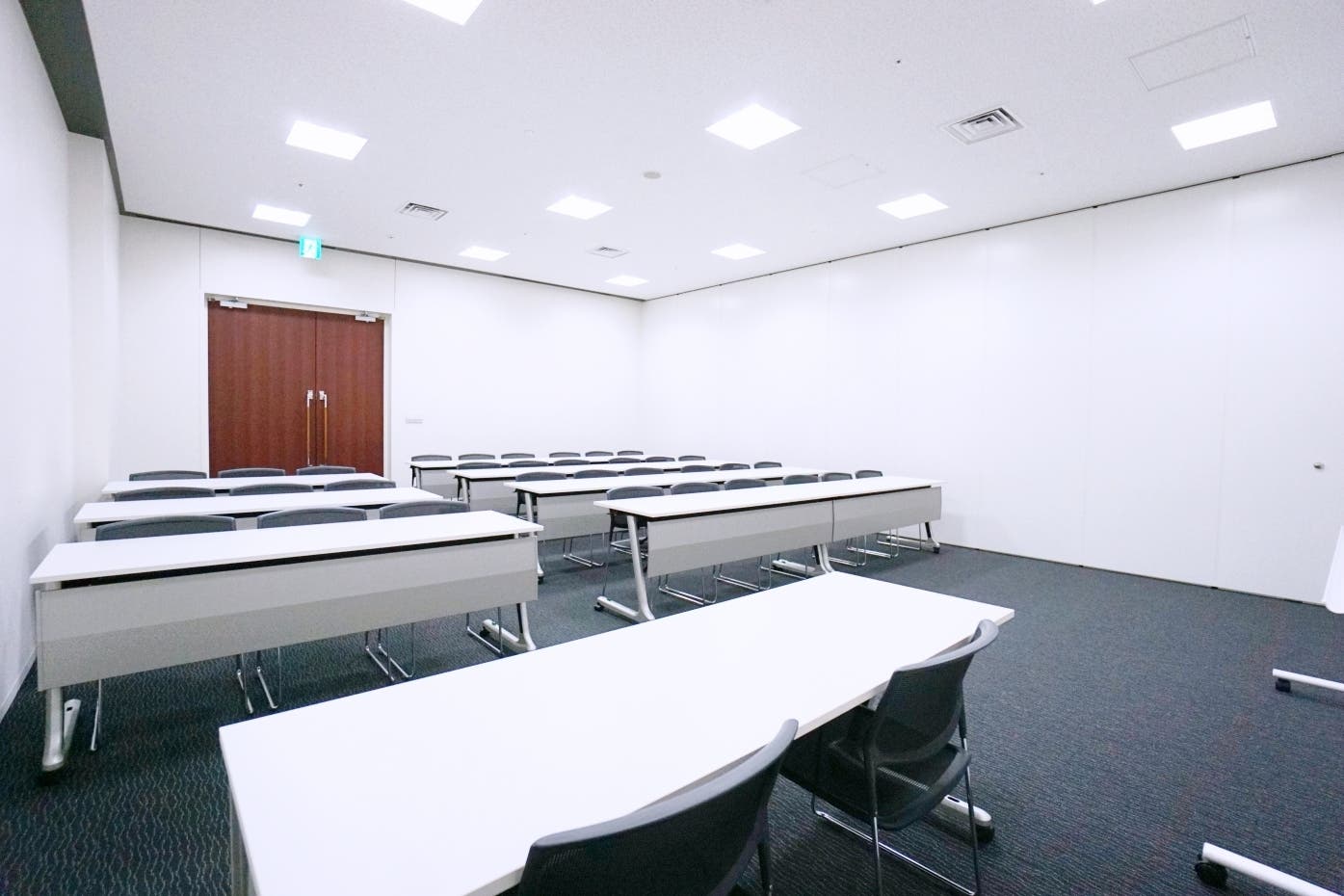 《東京会議室　中野セントラルパークカンファレンス　ルーム2B》ホワイトボード常設で会議や説明会に便利の写真6