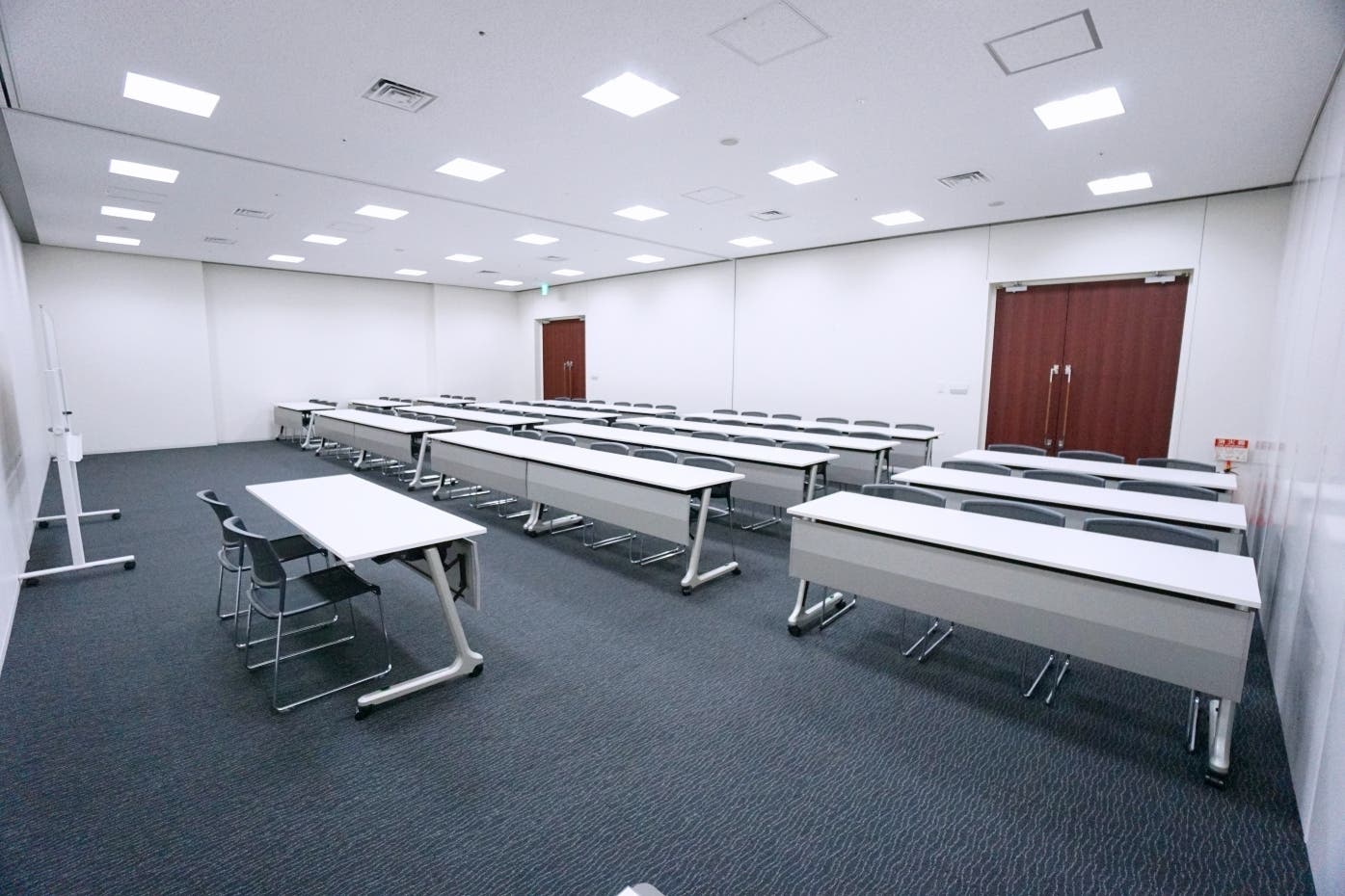 《東京会議室　中野セントラルパークカンファレンス　ルーム2 A+B》説明会に最適　勉強会, 塾・教室等で利用可！の写真1