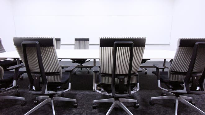 《東京会議室 中野セントラルパークカンファレンス ルーム4》壁面の大型ホワイトボードで勉強会にも最適の写真4