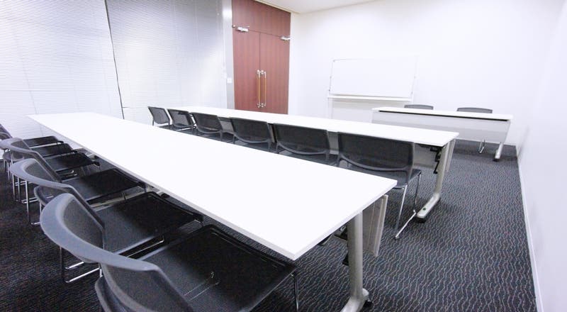 《東京会議室　中野セントラルパークカンファレンス　ルーム5》少人数の説明会に最適　大規模会場の控室としてもご利用いただけます