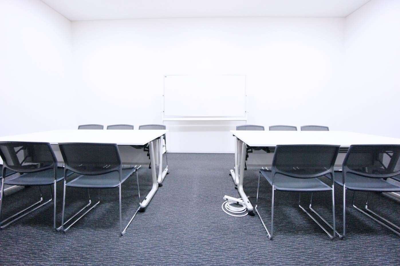 《東京会議室　中野セントラルパークカンファレンス　ルーム5》少人数の説明会に最適　大規模会場の控室としてもご利用いただけますの写真4