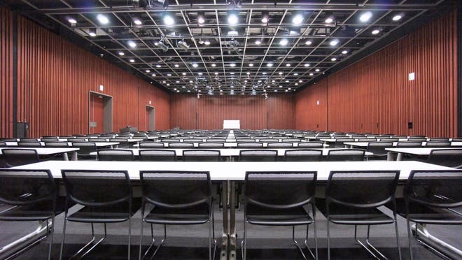 《東京会議室 中野セントラルパークカンファレンス ホールA+B+C 》天井高5m/音響機器も最新設備で高品質な空間の写真1