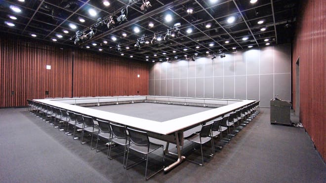 《東京会議室 中野セントラルパークカンファレンス ホールA+B 》天井高5m/音響機器も最新設備で高品質な空間の写真3