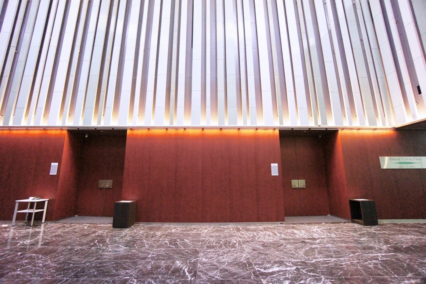 《東京会議室　中野セントラルパークカンファレンス　ホールA+B 》天井高5m/音響機器も最新設備で高品質な空間の写真8