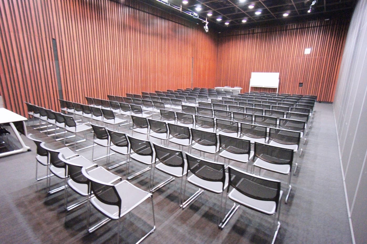 《東京会議室　中野セントラルパークカンファレンス　ホールA 》天井高5m/セミナーや説明会に最適の写真5