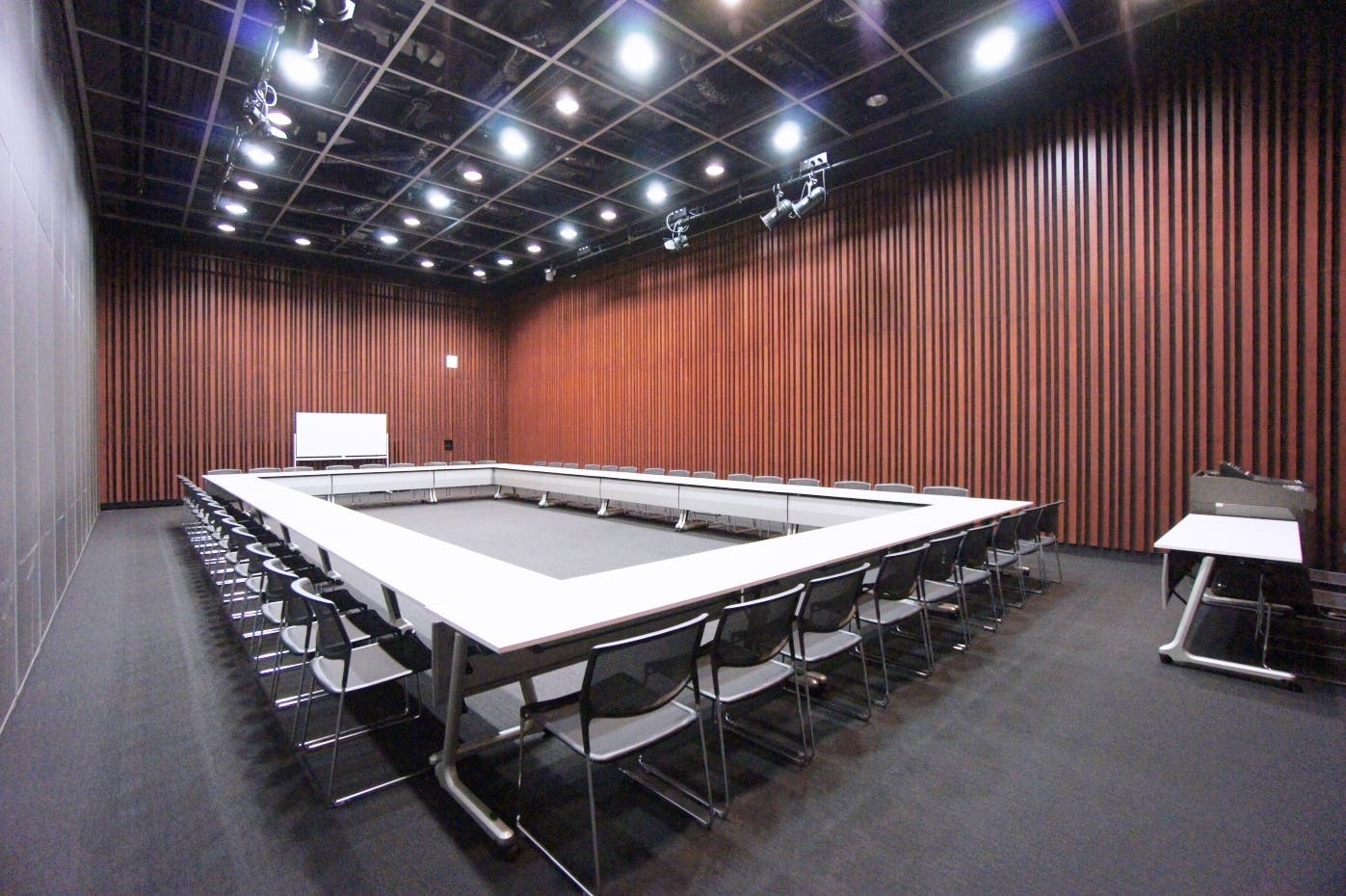 《東京会議室　中野セントラルパークカンファレンス　ホールC 》天井高5m/会議やセミナーにおすすめの写真6