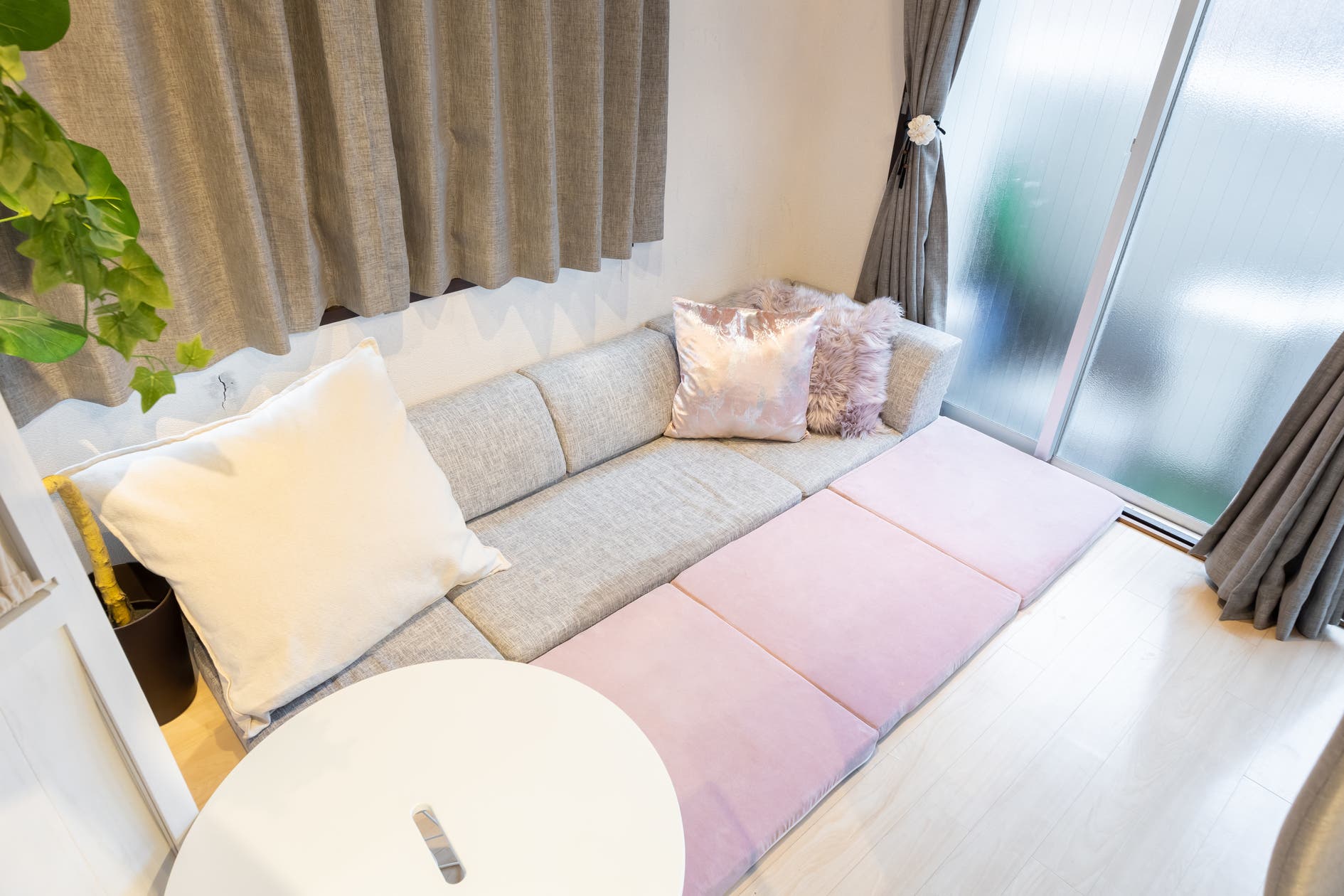 パーティ🌈自然光◎明るい三面採光✨隠れ家的な5Fアクセス簡単！駅西口C6徒歩4分💫24時間貸切ルーム【アイリス池袋】の写真4