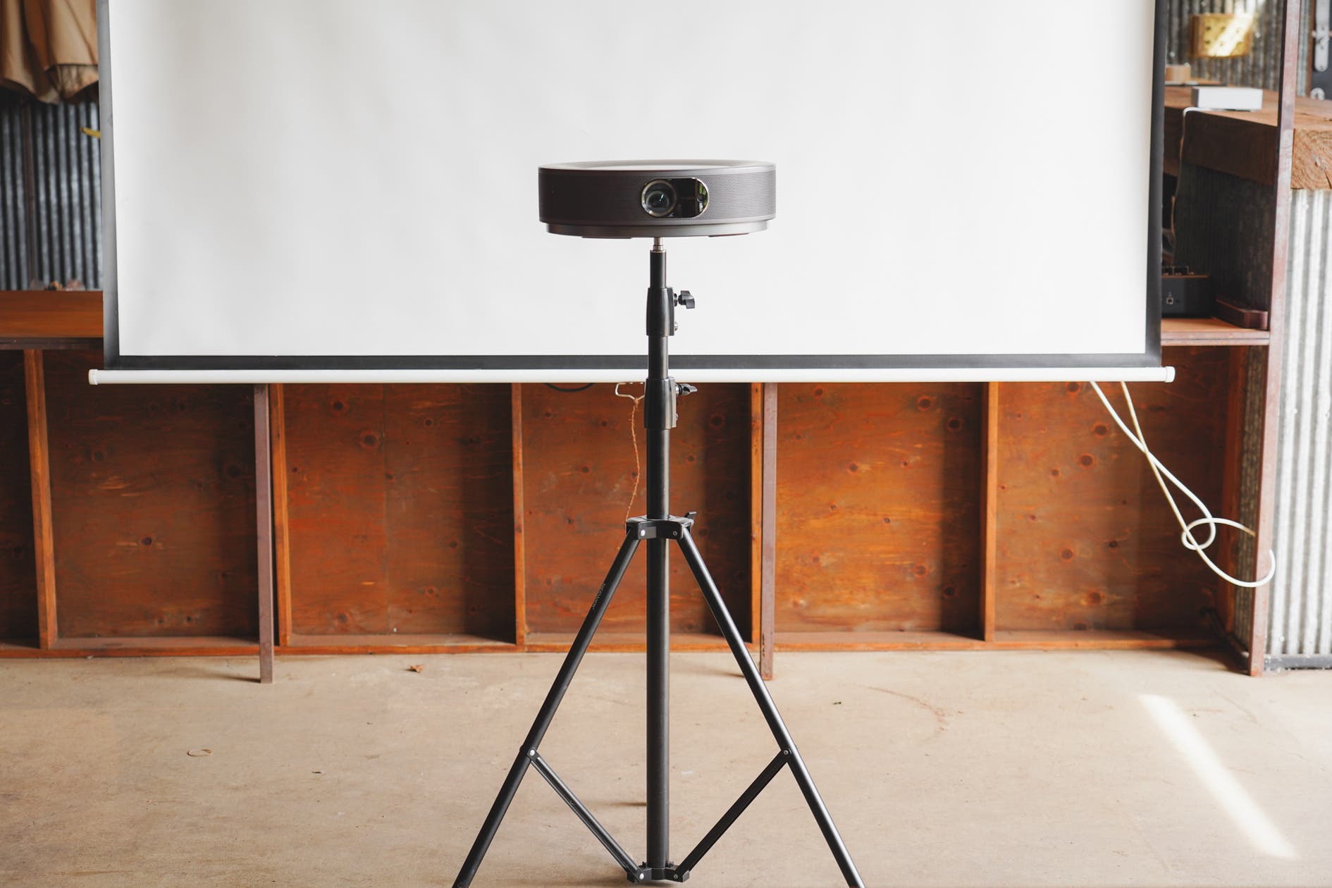 プロジェクター+スクリーンセットの画像1