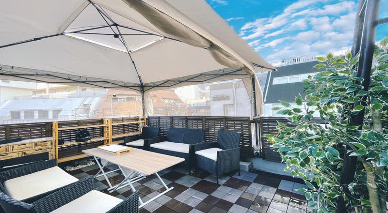 【屋上テラス付き！渋谷駅徒歩6分で貸切BBQ】カラオケあり！毎日除菌・清掃済み！常時換気OK。小規模パーティーや撮影にも◎