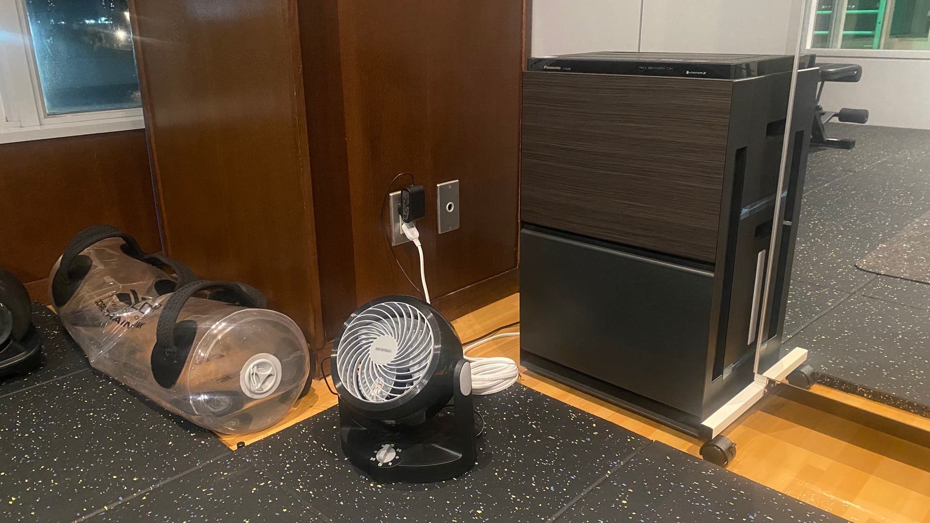 東京ベイサイドが見渡せるトレーニングスペースの写真7