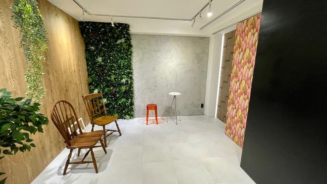 【中野新橋駅徒歩1分】HP完成記念!自然光、全10パターンの背景、アンティーク家具・アーティシャルフラワーの充実した撮影スタジオの写真19