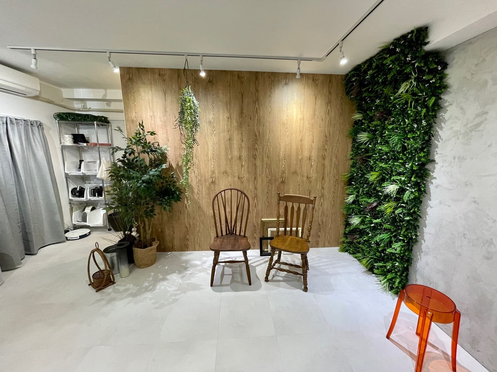 【中野新橋駅徒歩1分】HP完成記念！自然光、全10パターンの背景、アンティーク家具・アーティシャルフラワーの充実した撮影スタジオの写真20