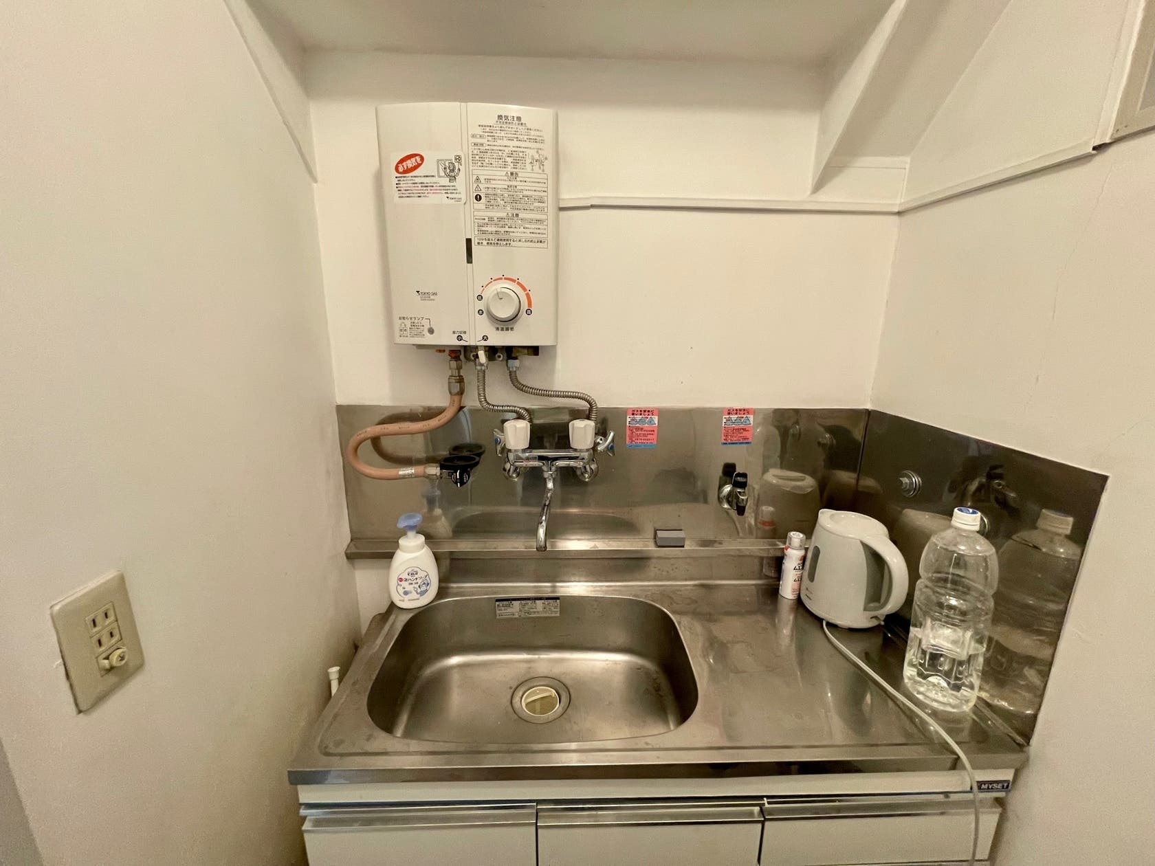 【中野新橋駅徒歩1分】HP完成記念！自然光、全10パターンの背景、アンティーク家具・アーティシャルフラワーの充実した撮影スタジオの写真26