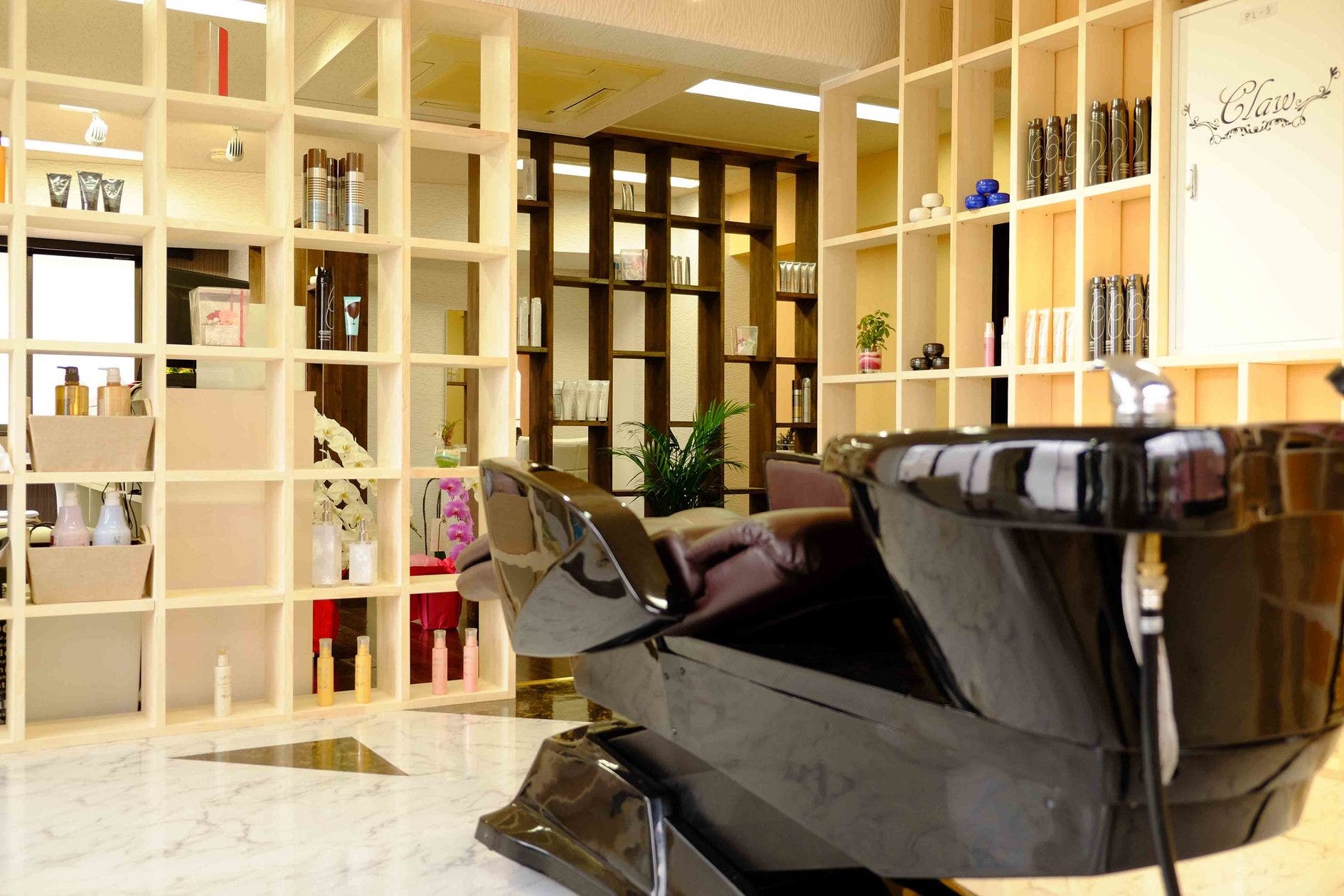 初回1時間300円!!レンタルシェアサロンの写真1