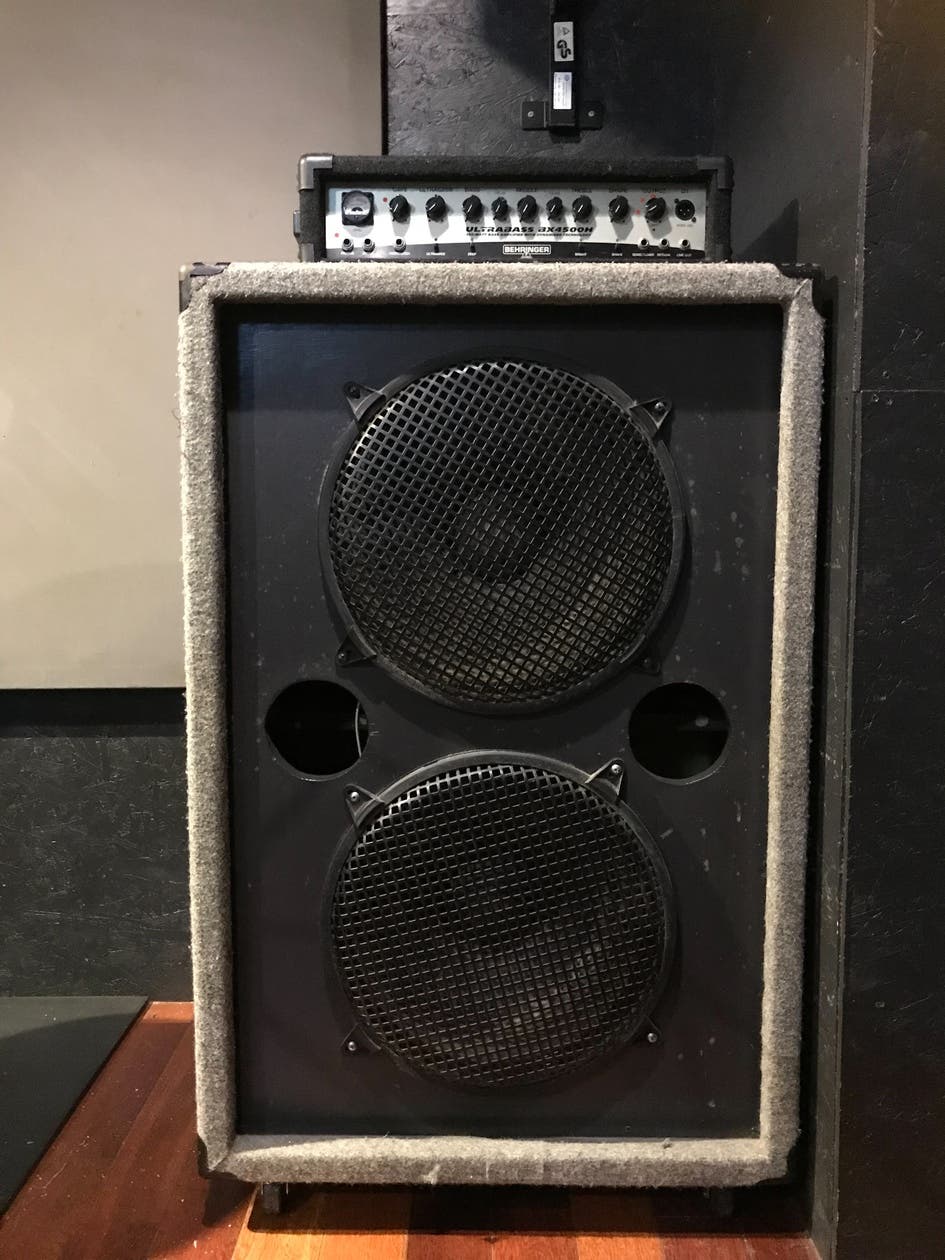 【駅近/無料駐車場有】🎸リーズナブルに利用できるDスタジオ🎶個人練習やバンドレッスンに最適な価格設定と大きさ🎵の写真4