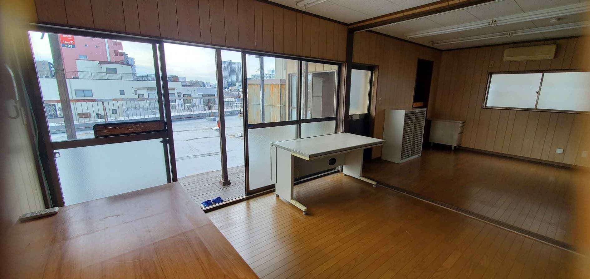 ＜レトロビル＞広々屋上+控室で撮影、イベントに最適の写真6