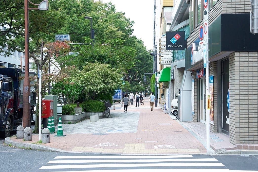 自然光が入るレンタルスペースフォトスタジオの写真18