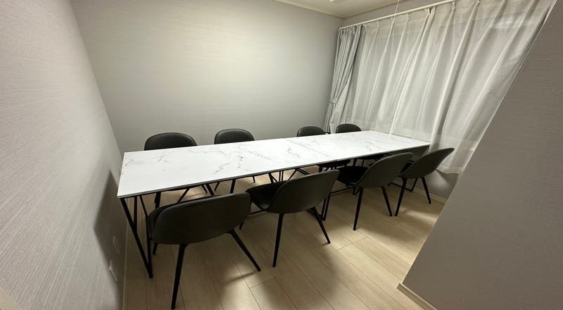８名まで着席可能貸し会議室、都立大学駅徒歩3分、新築一軒家の一室、Wi-Fi無料