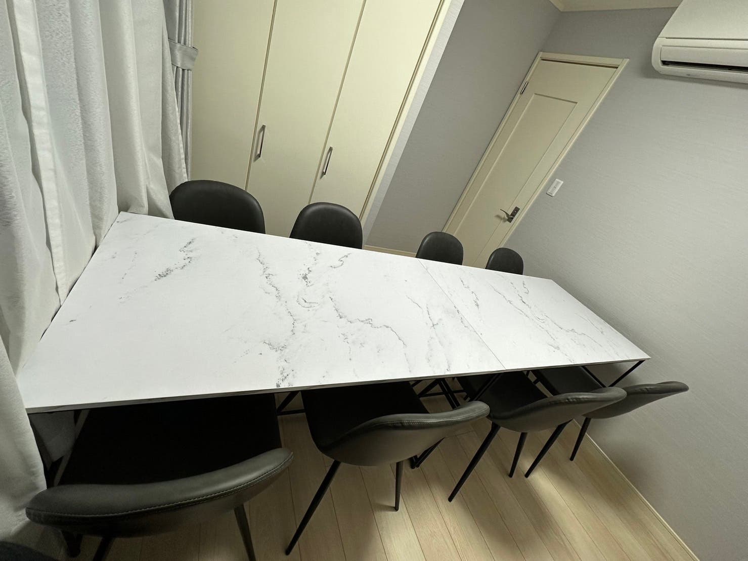 ８名まで着席可能貸し会議室、都立大学駅徒歩3分、新築一軒家の一室、Wi-Fi無料の写真5