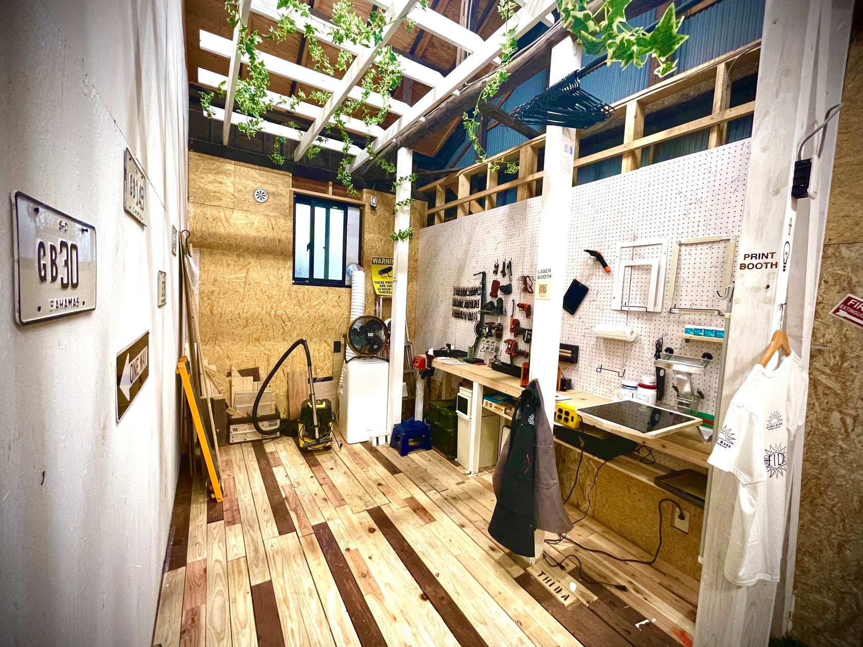 小伝馬町駅から徒歩2分でクラフトDIYスペースの写真1